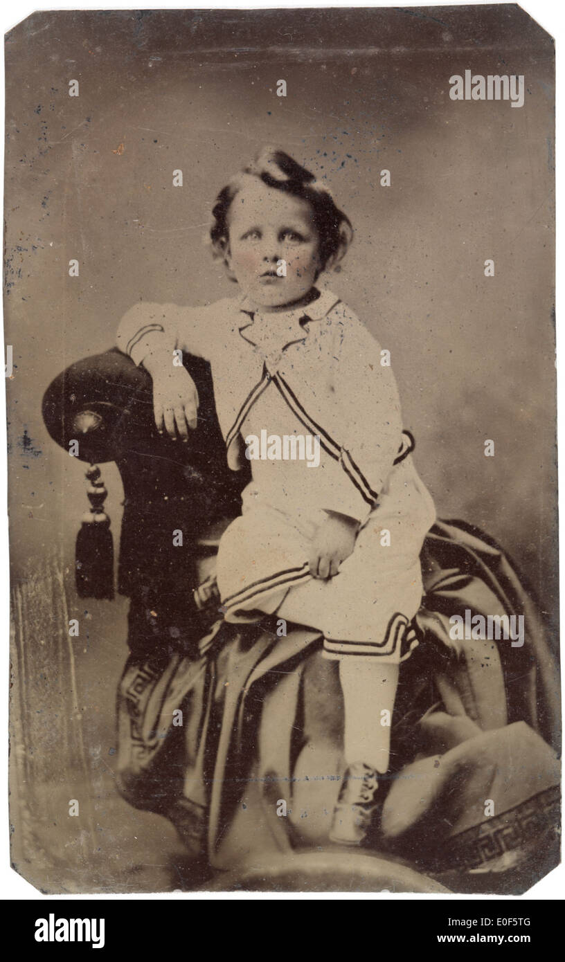 Boy old photo vintage hi-res stock photography and images - Alamy