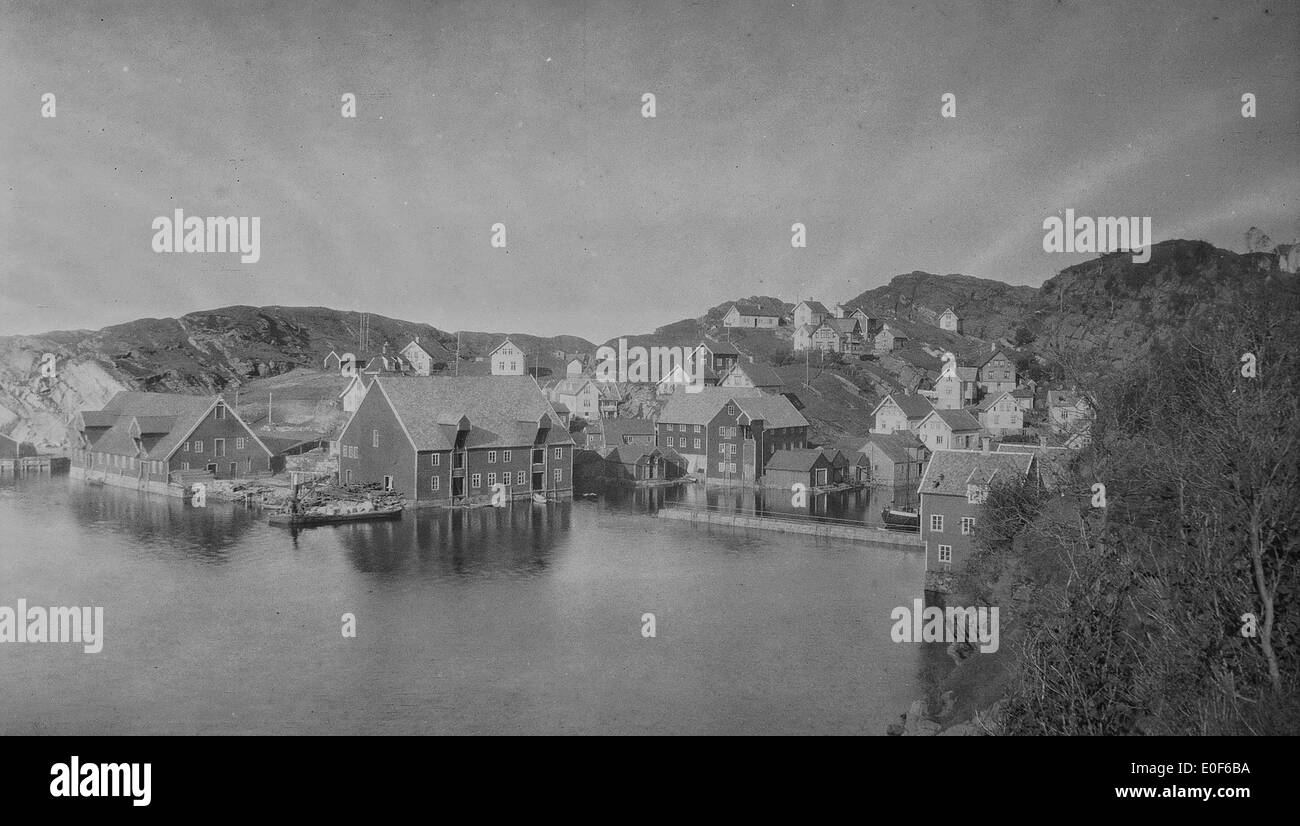 This photograph from 1918-1920 shows the coastal town of Follese in ...