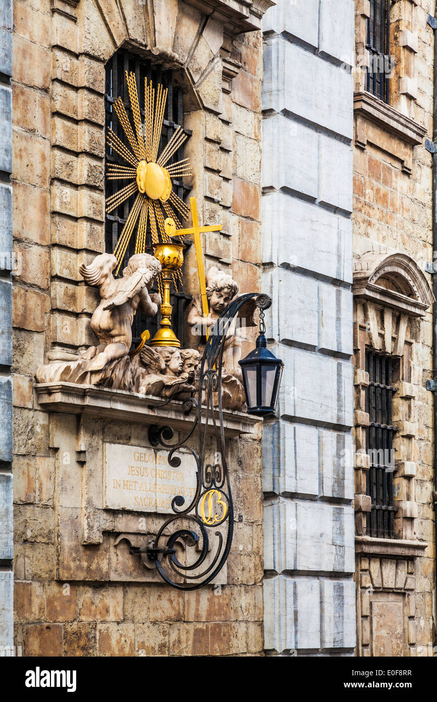 Belgian religious sculpture hi-res stock photography and images - Alamy