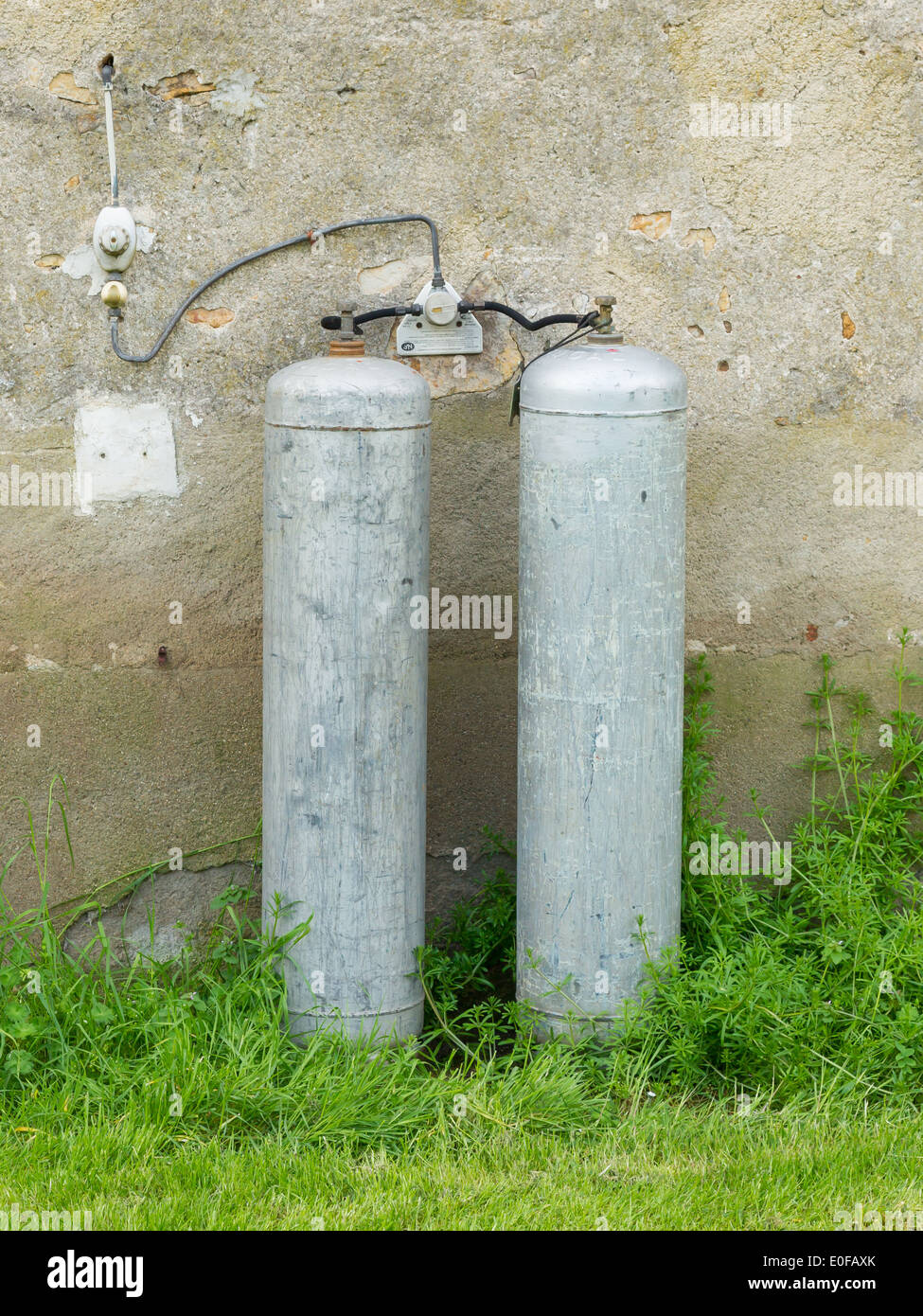 Lpg gas bottles hi-res stock photography and images - Alamy