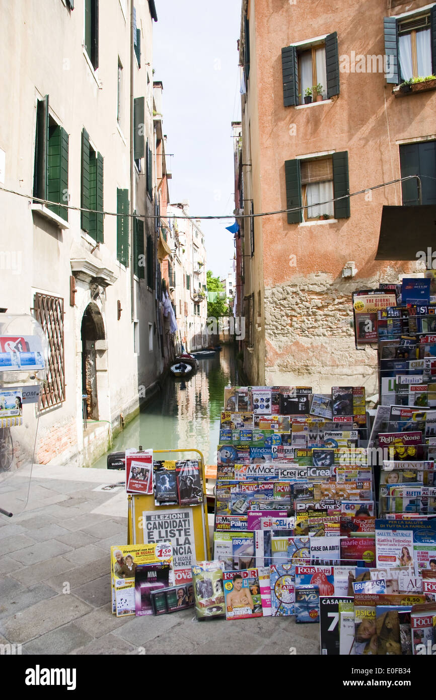 Venice street scene Stock Photo - Alamy