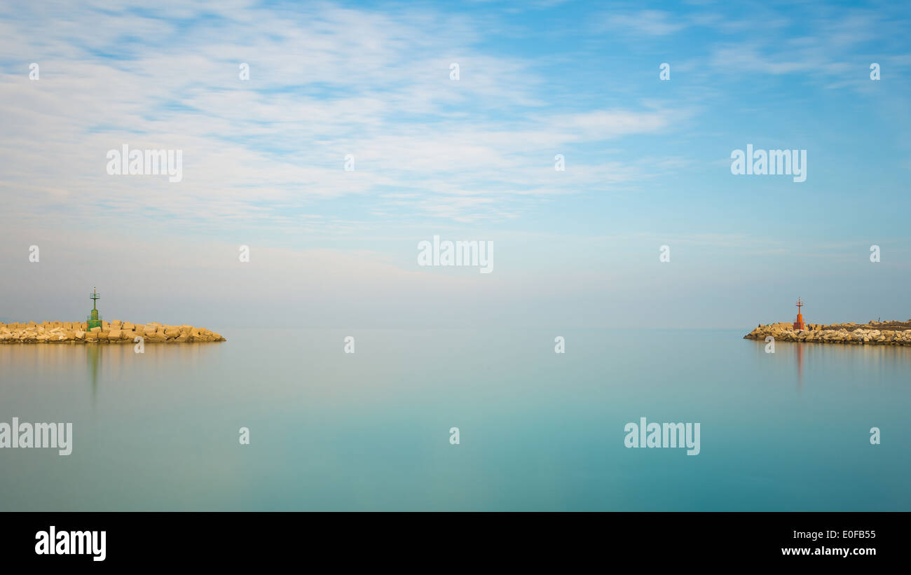 Long seaport sun in background hi-res stock photography and images - Alamy