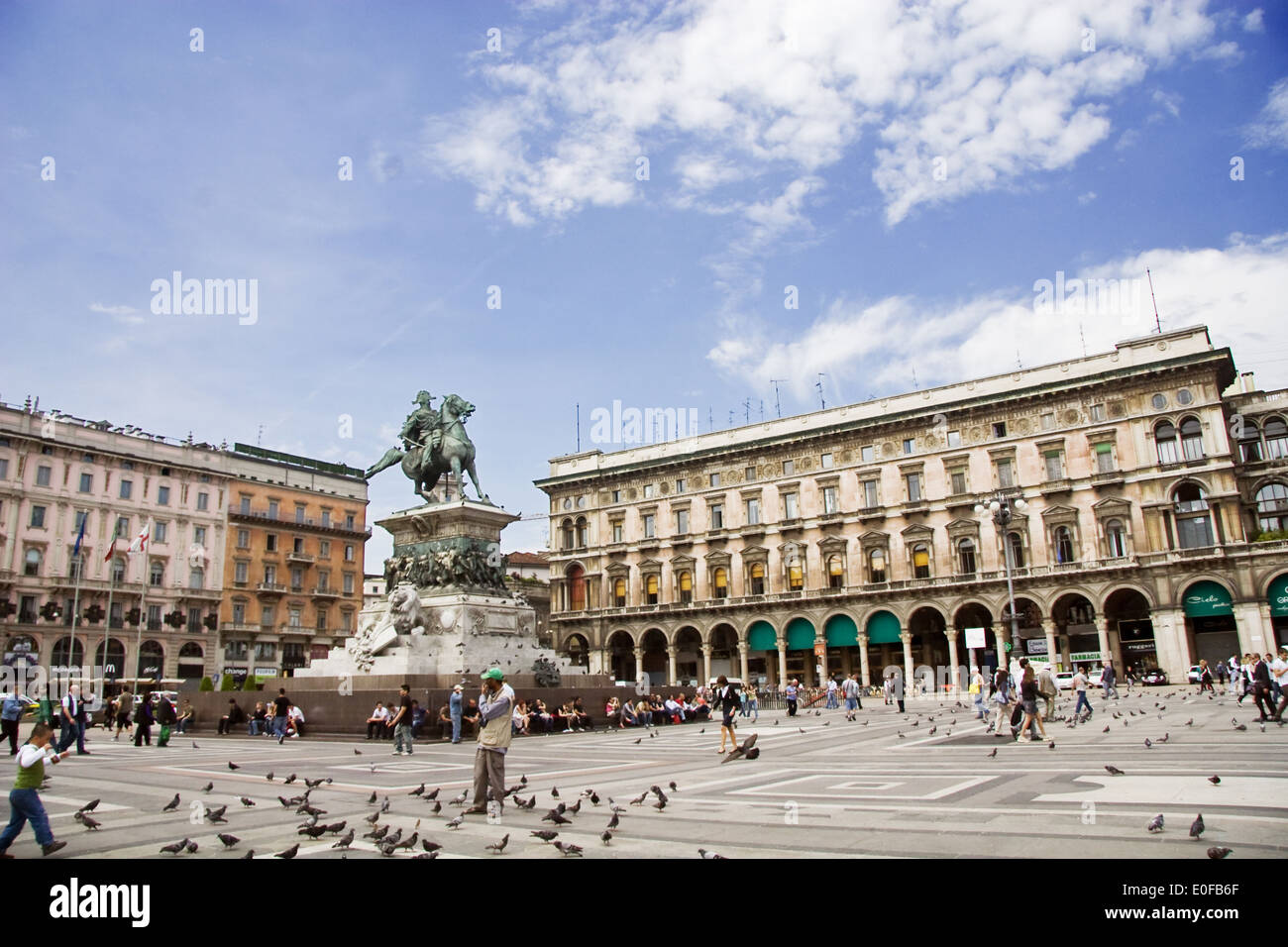 Duomo square, Milan Stock Photo - Alamy