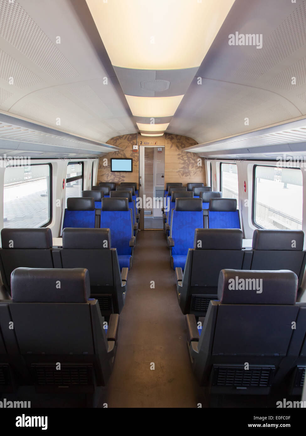 Interior of a steam train carriage hi-res stock photography and images ...