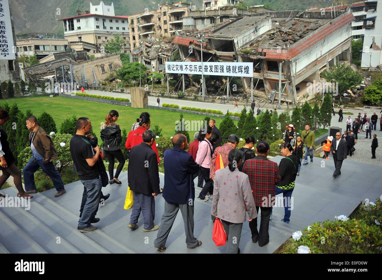 Beichuan, China's Sichuan Province. 12th May, 2014. People mourn the ...