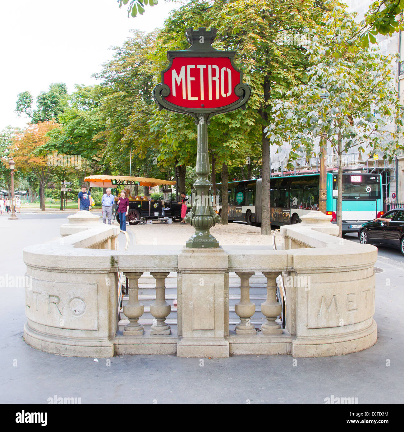 Louvre sign hi-res stock photography and images - Alamy