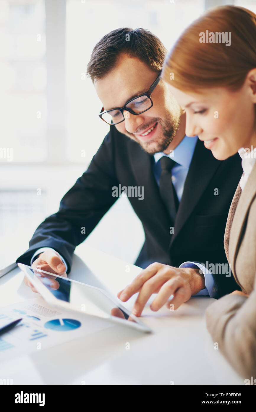 Explaining ideas hi-res stock photography and images - Alamy