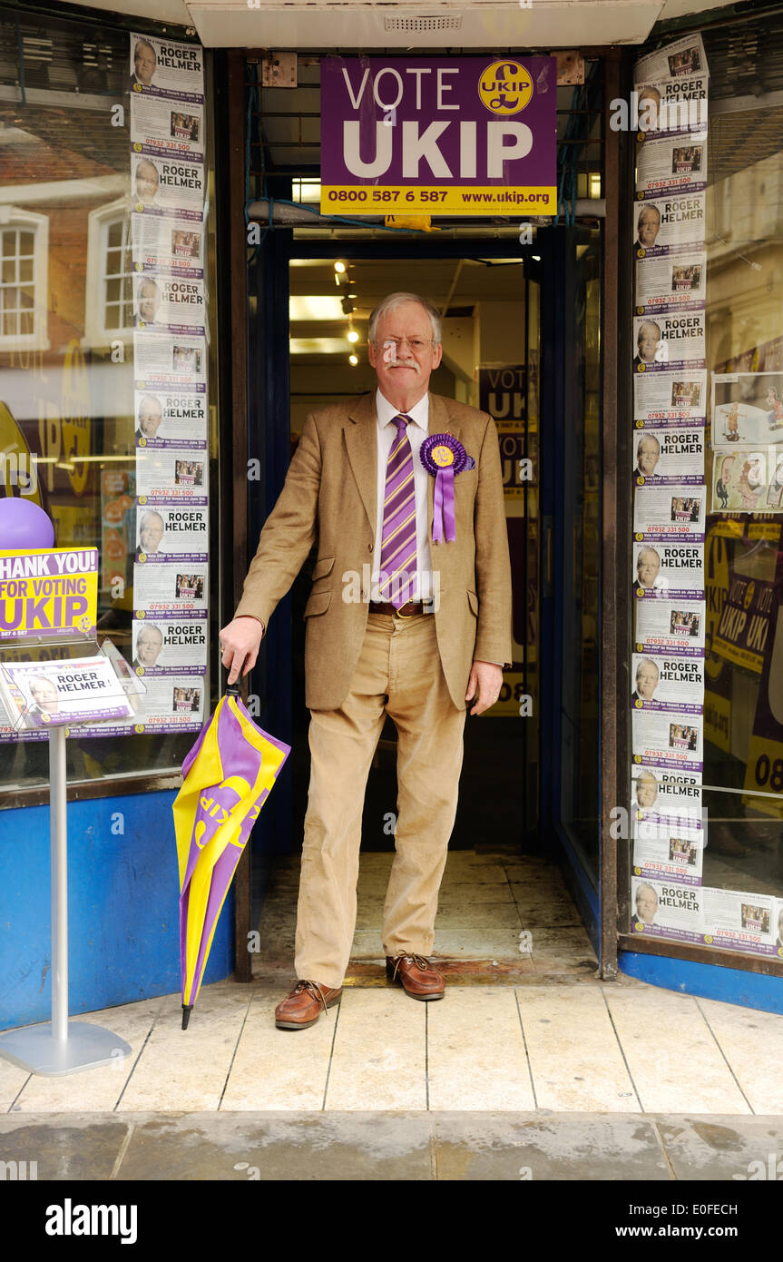 Roger helmer hi-res stock photography and images - Alamy