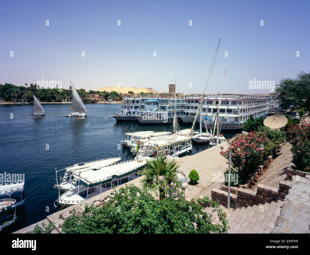 Egypt river nile cruise hi-res stock photography and images - Alamy
