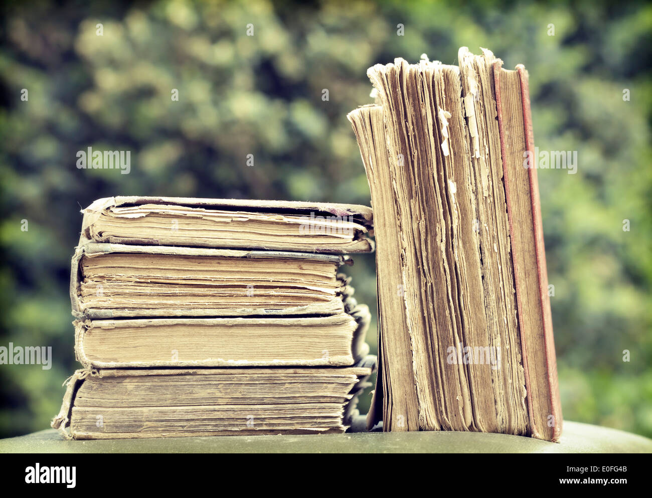 PIle of Old books Stock Photo - Alamy