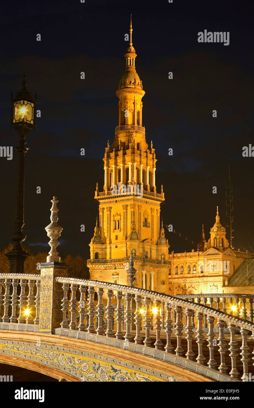 Illuminated bridge towers hi-res stock photography and images - Alamy