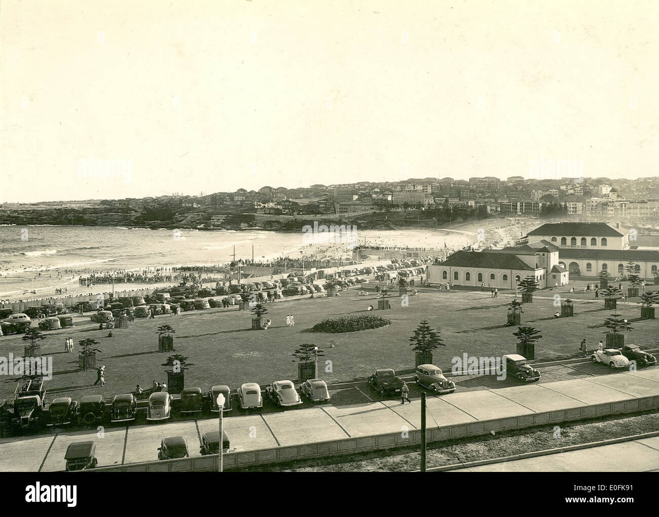 Promenade bondi beach hi-res stock photography and images - Alamy