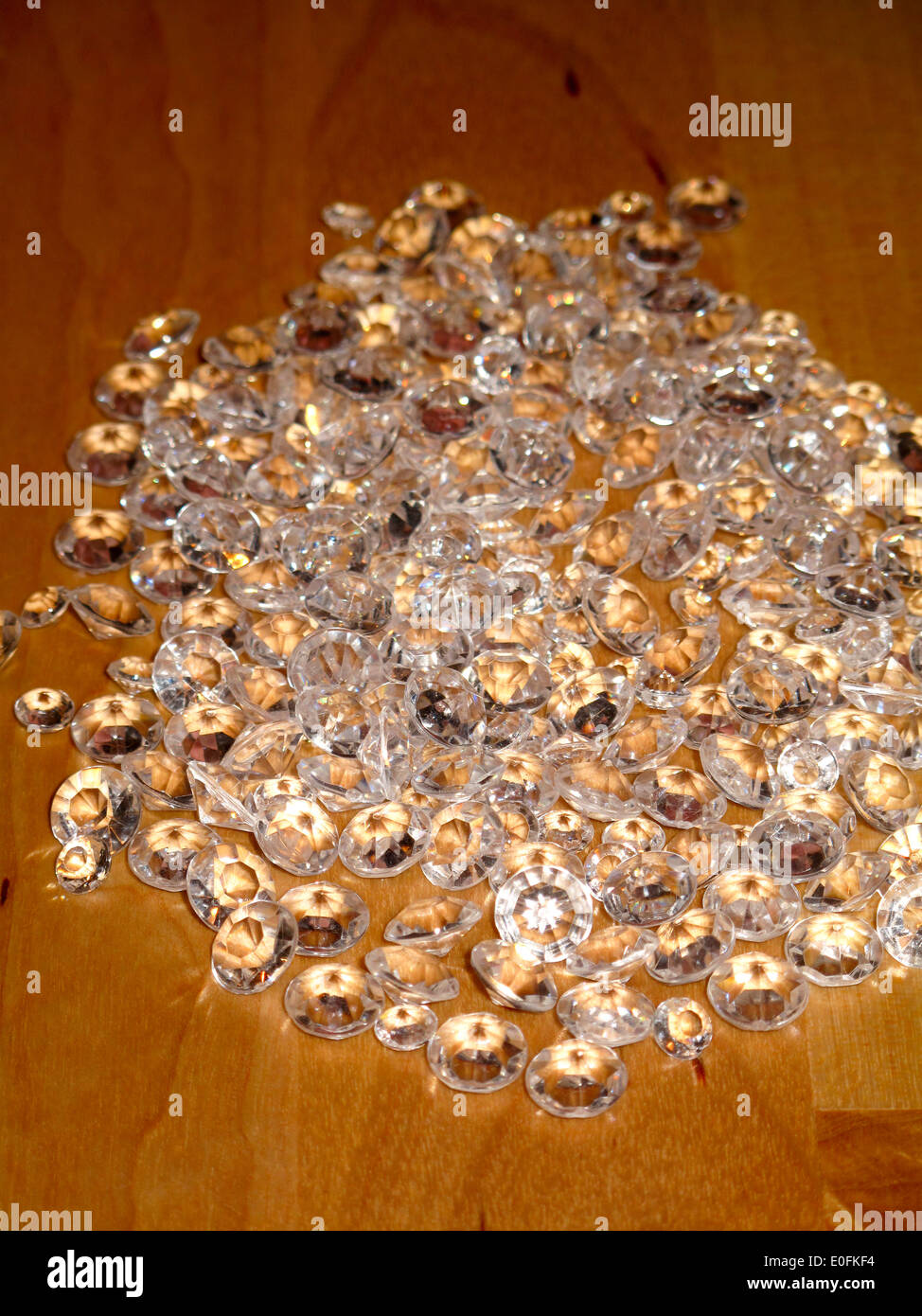 Pile diamonds hi-res stock photography and images - Alamy