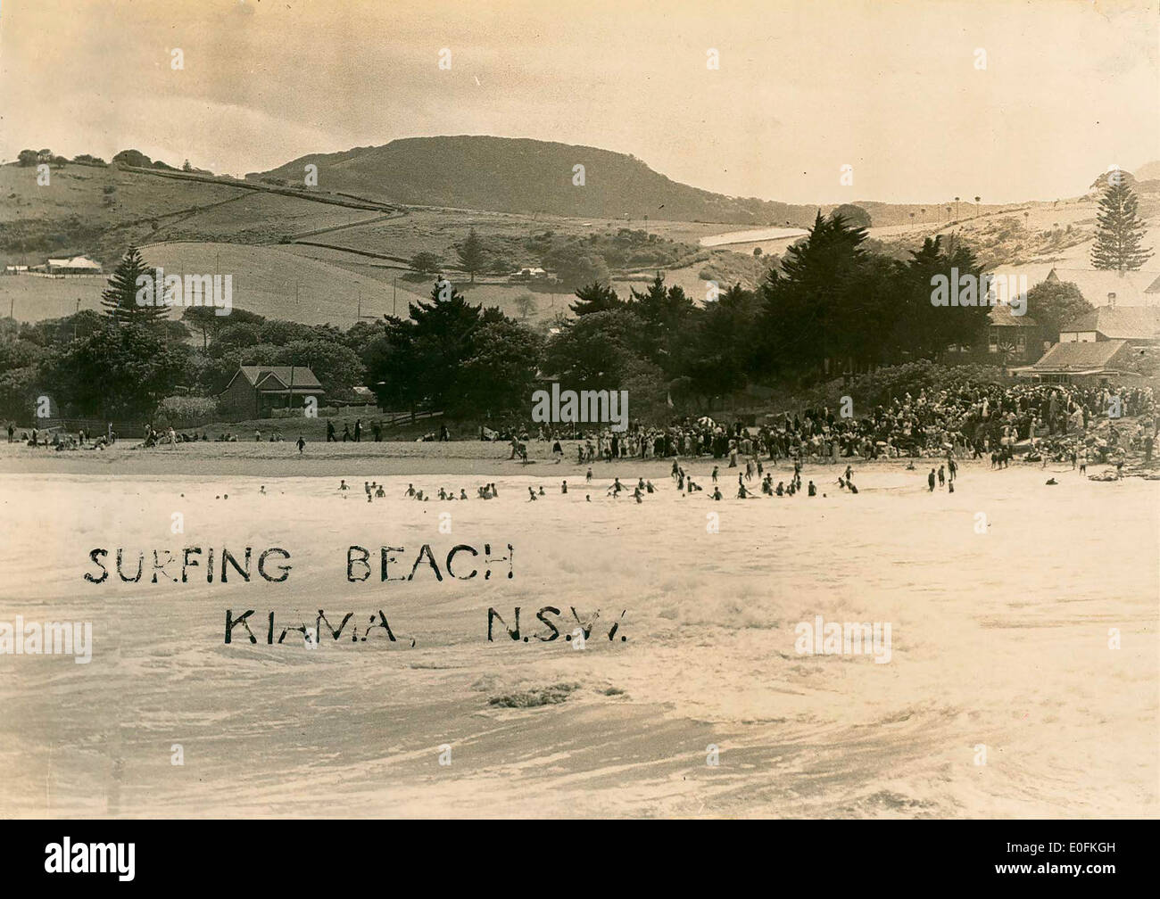Surfing Beach and Saddleback Mountain - Kiama (NSW Stock Photo - Alamy