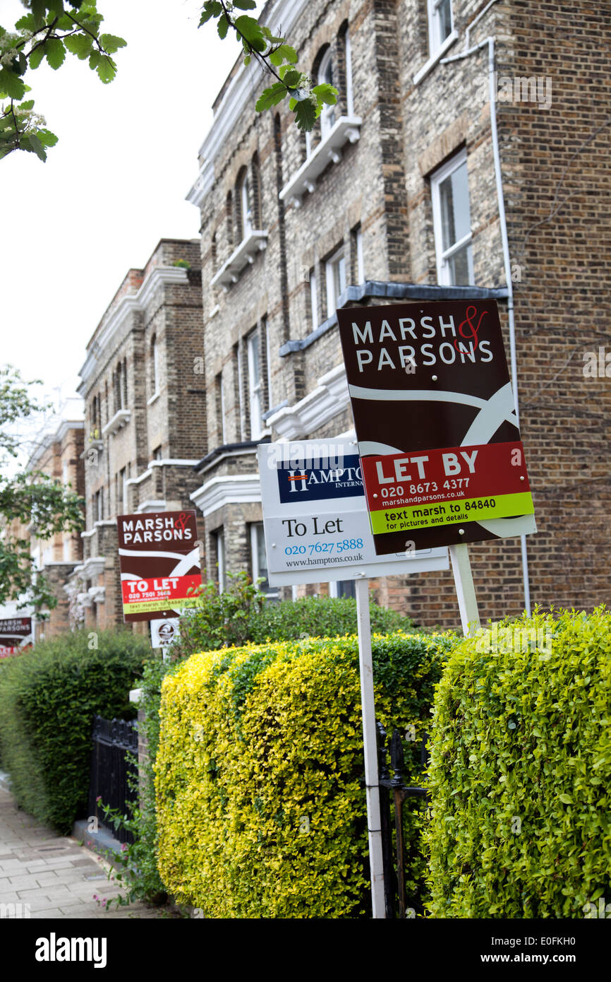 Battersea road signs hi-res stock photography and images - Alamy