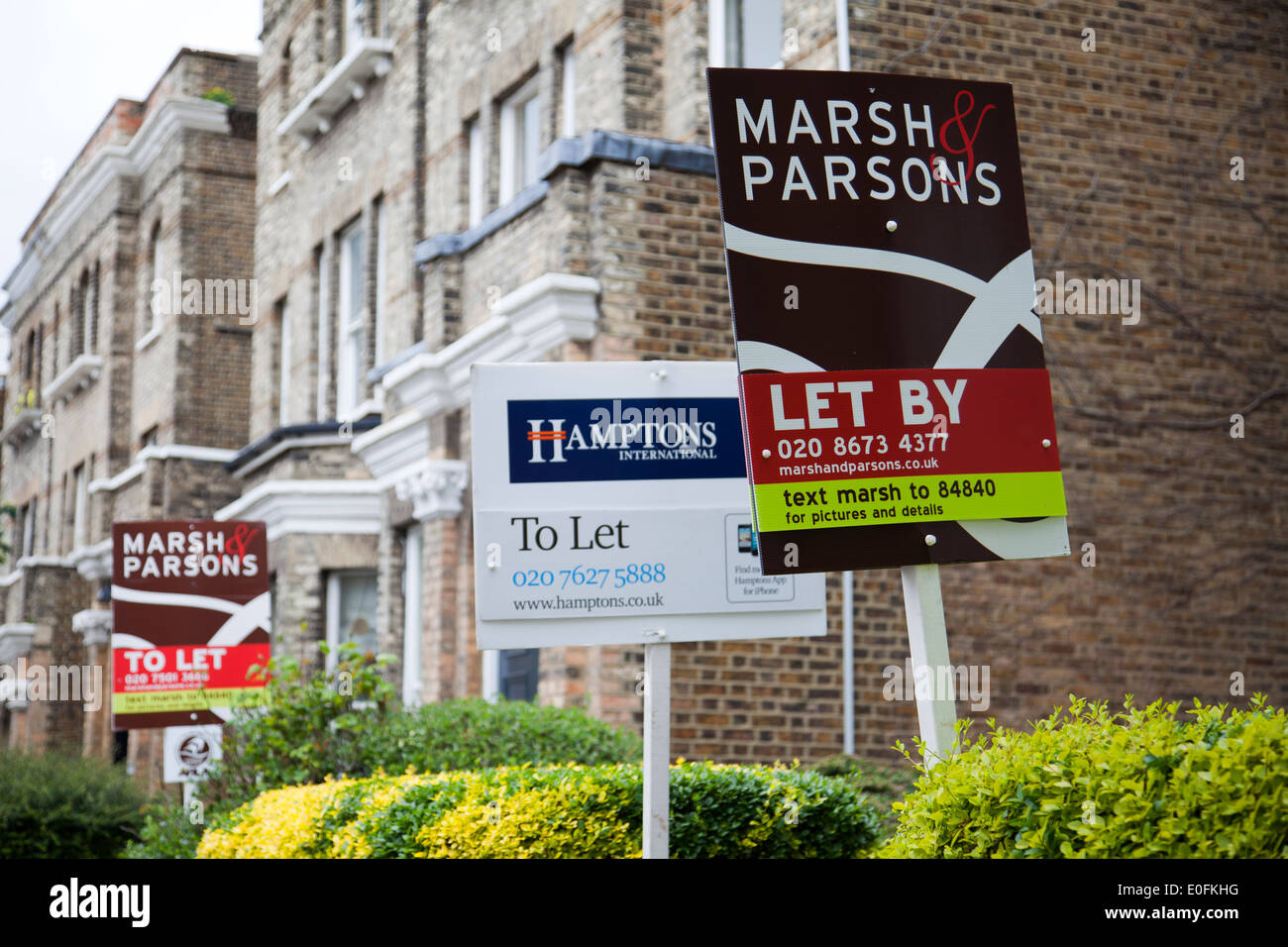 Battersea road signs hi-res stock photography and images - Alamy