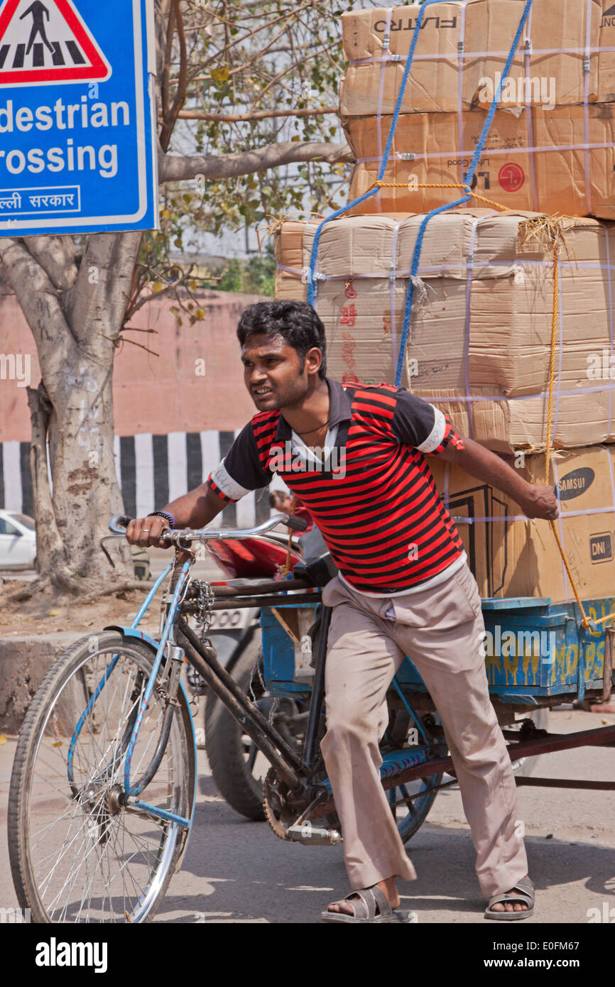 Heavy load movement hi-res stock photography and images - Alamy