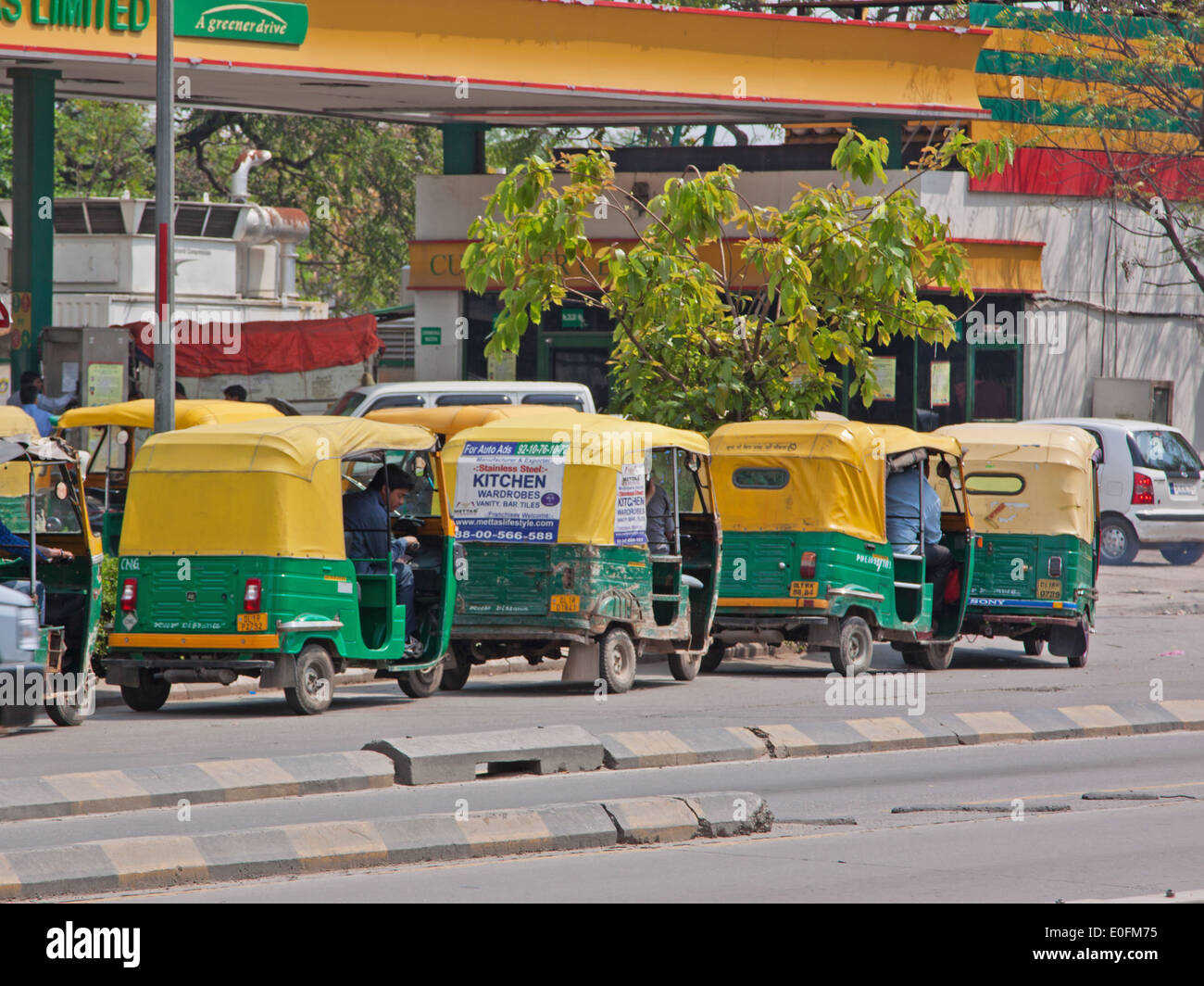 Rickshaw garage hi-res stock photography and images - Alamy