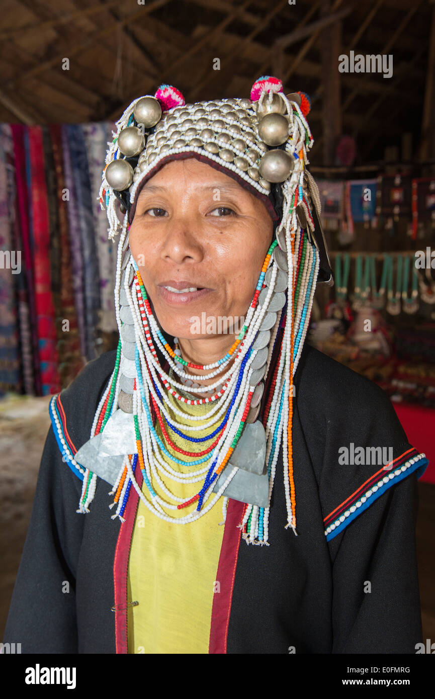 Thailand traditional clothing hi-res stock photography and images - Alamy