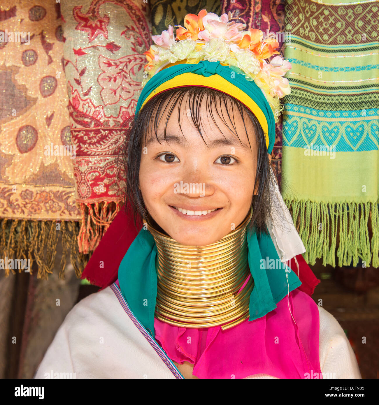 Giraffe women hi-res stock photography and images - Alamy