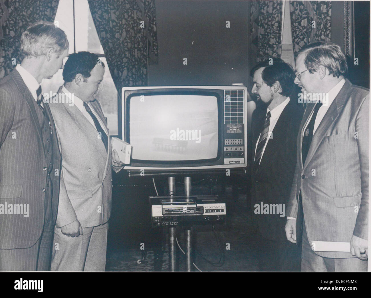 Presentation of teaching material on video to NIHE - 1987 Stock Photo ...