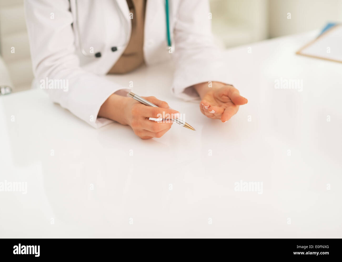 Closeup on medical doctor woman explaining Stock Photo - Alamy