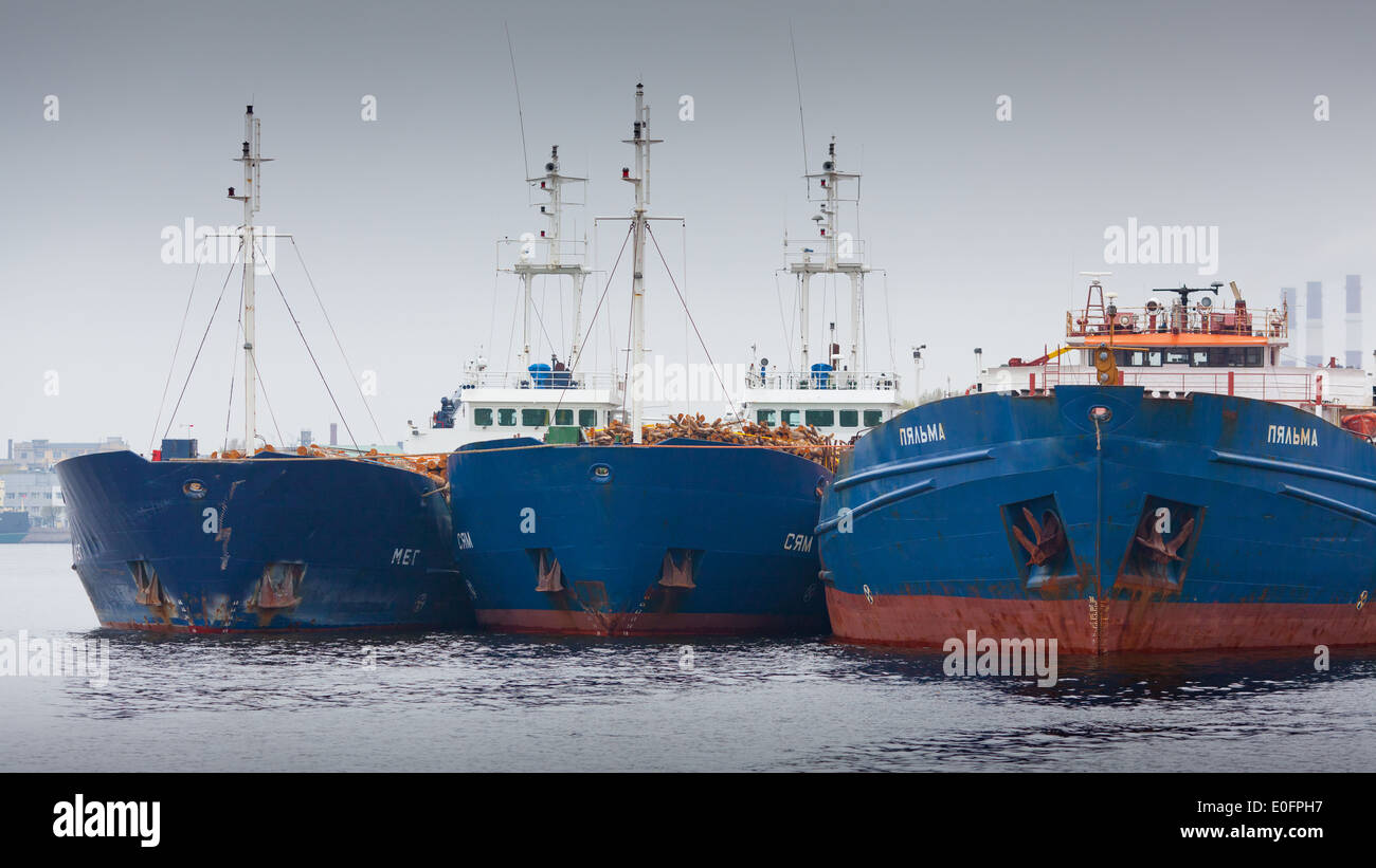 Blue barges hi-res stock photography and images - Alamy