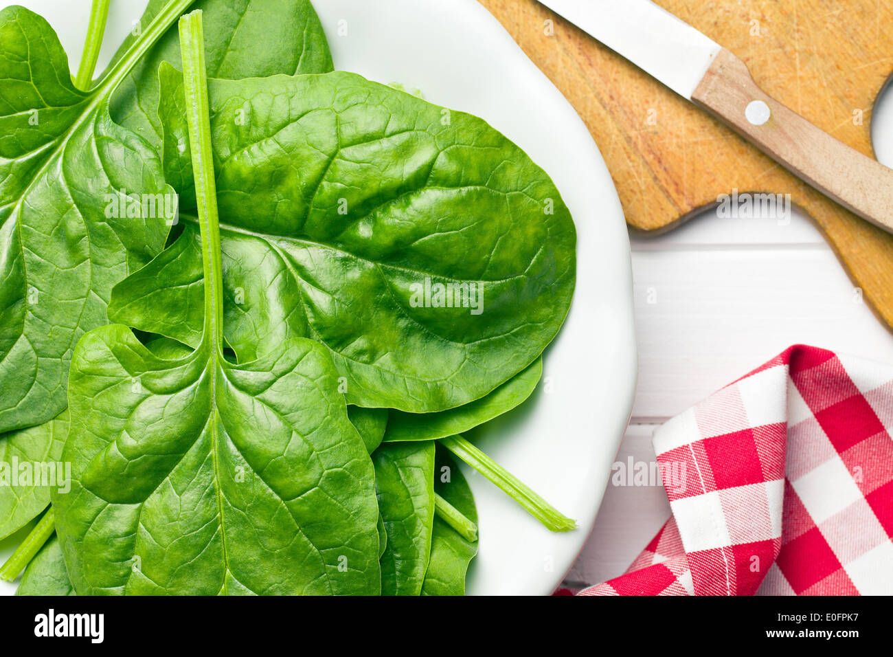 Real spinach hi-res stock photography and images - Alamy