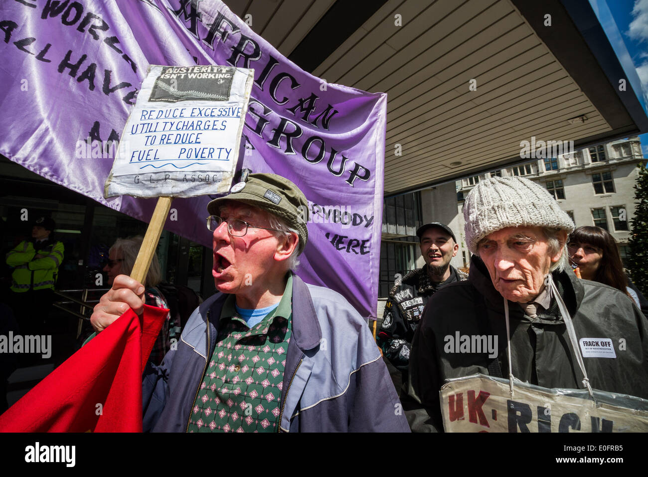 Electricity bills hi-res stock photography and images - Alamy