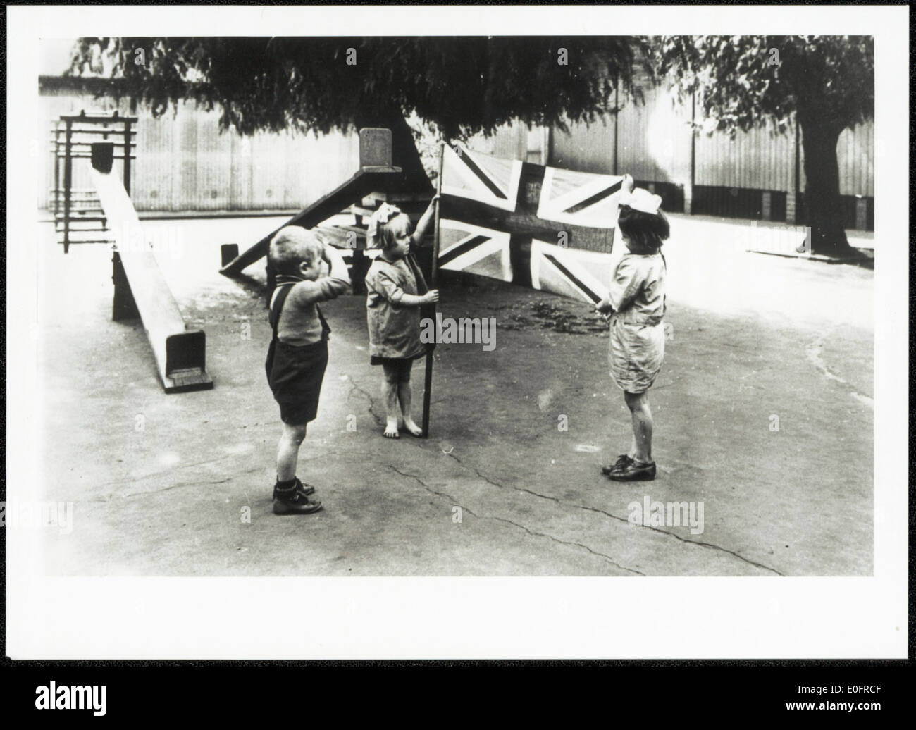 Children saluting flag hi-res stock photography and images - Alamy