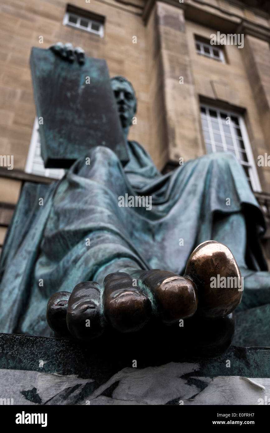 Statue of Hume by Alexander Stoddart on the Royal Mile in Edinburgh ...