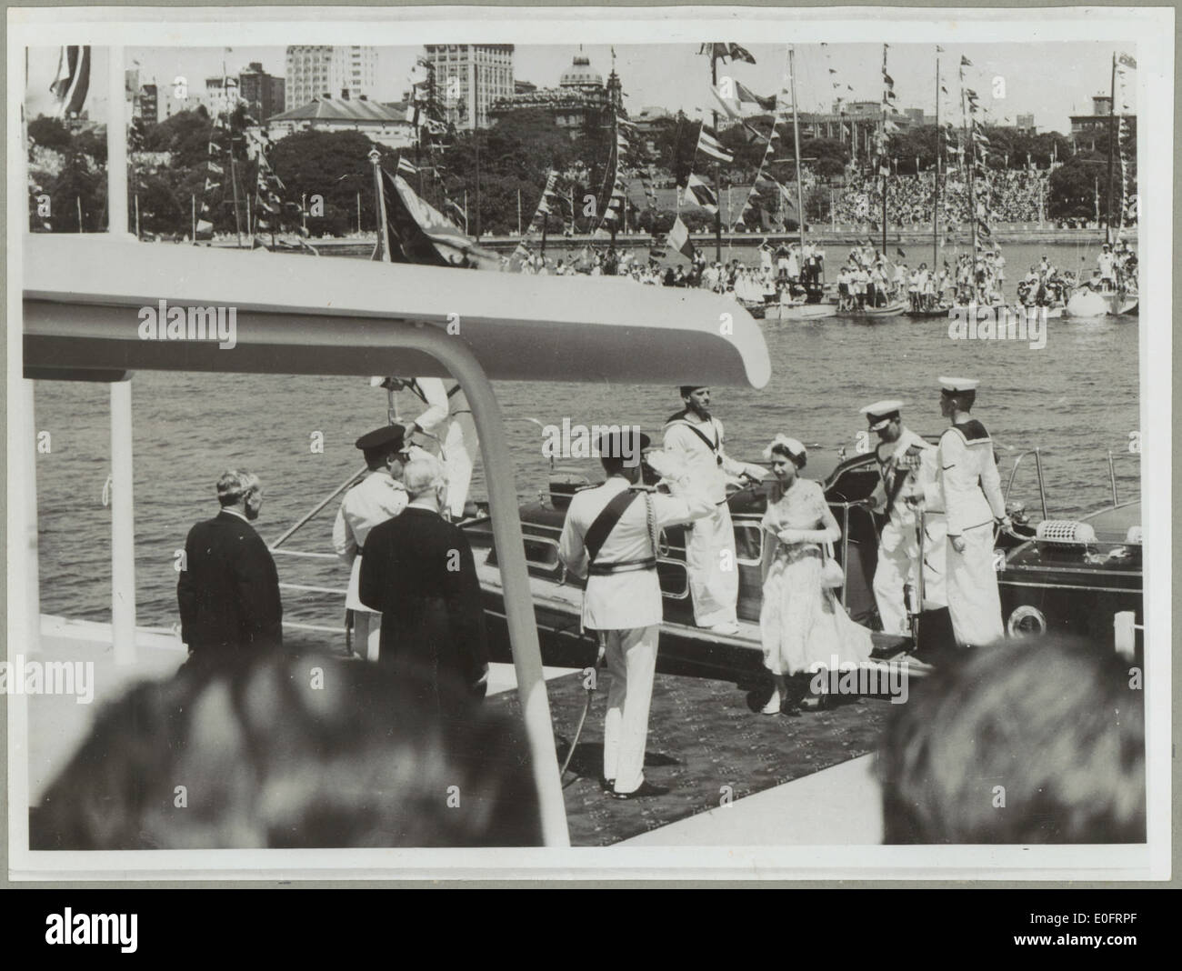 Queen elizabeth ii 1954 australia hi-res stock photography and images ...
