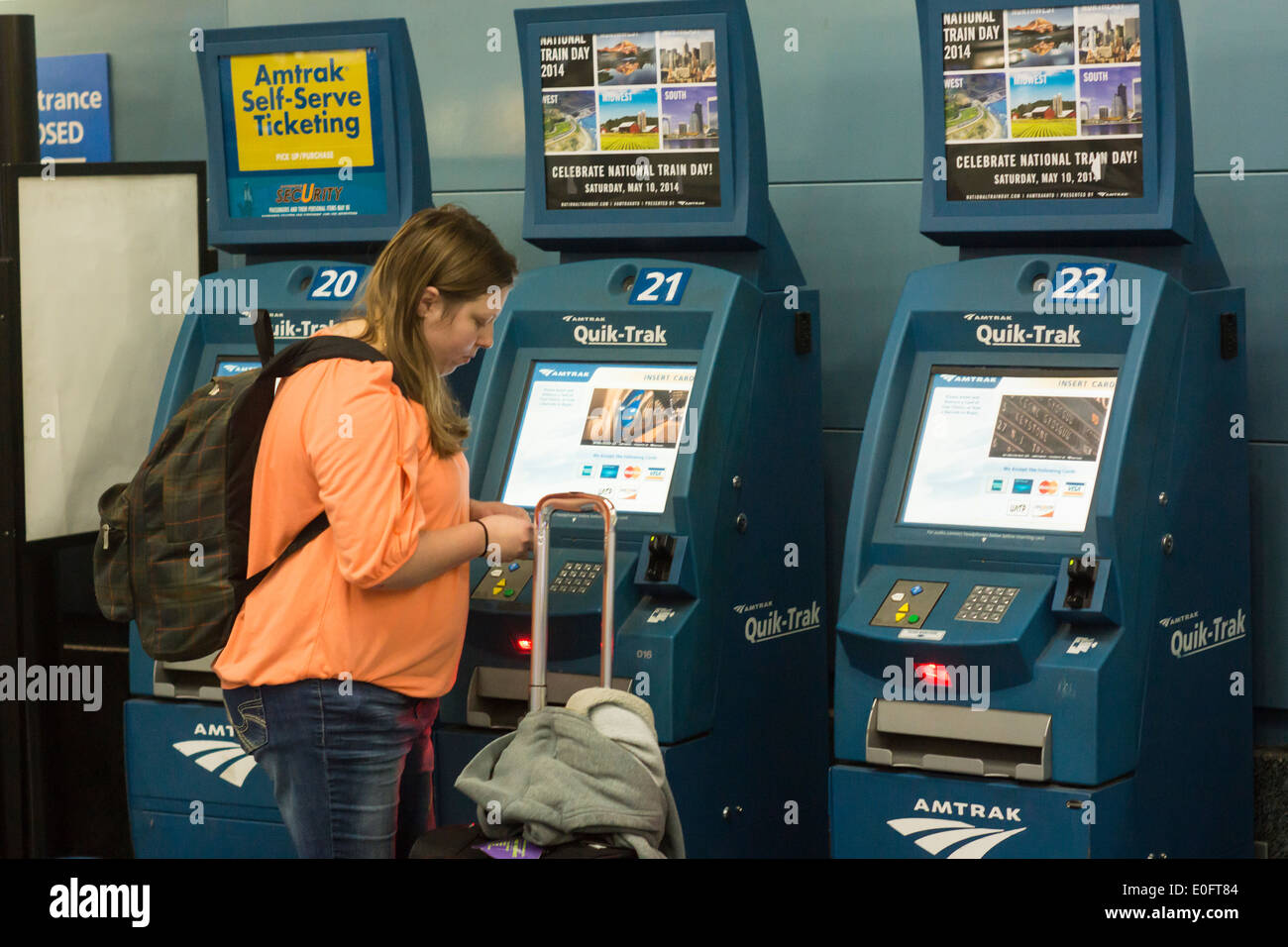 Self service ticketing machines hi-res stock photography and images - Alamy