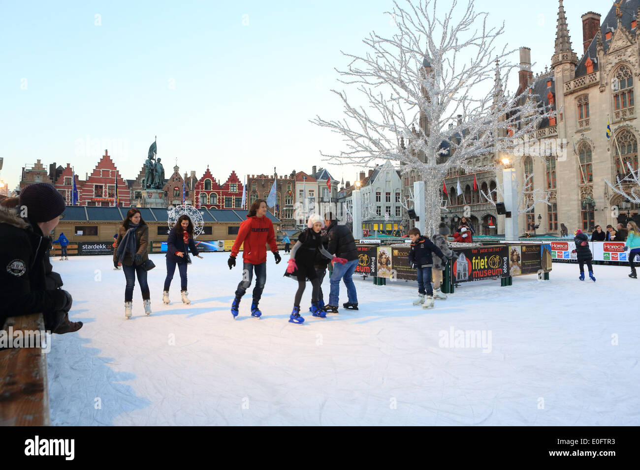 Bruges ice skating hi-res stock photography and images - Alamy