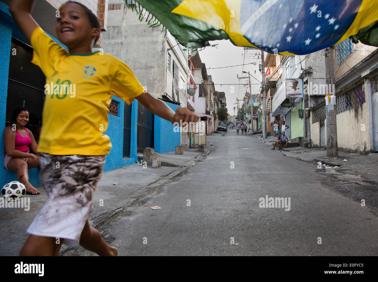 Children brazil slum hi-res stock photography and images - Alamy