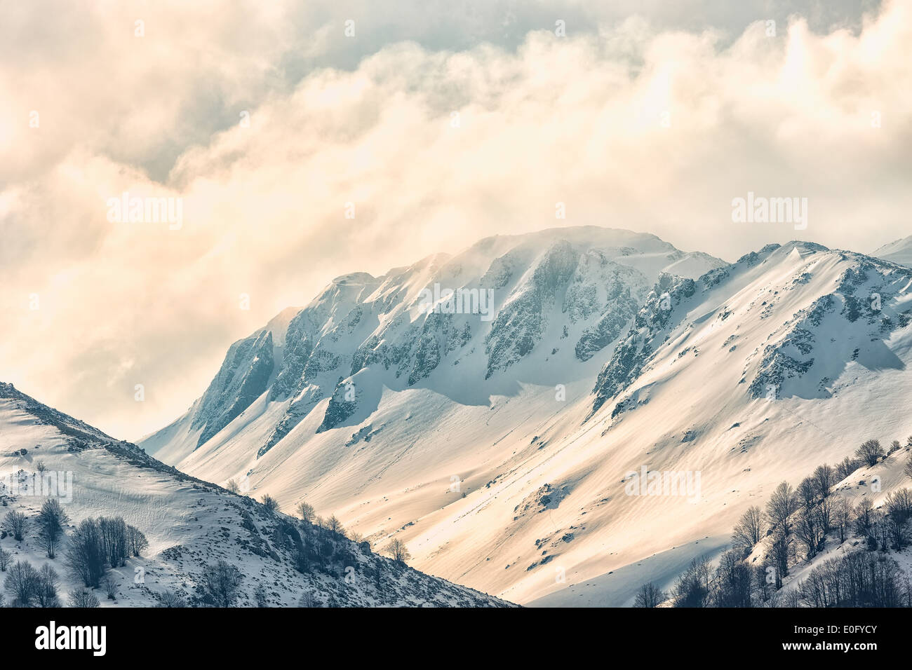 Avalanche dolomites hi-res stock photography and images - Alamy
