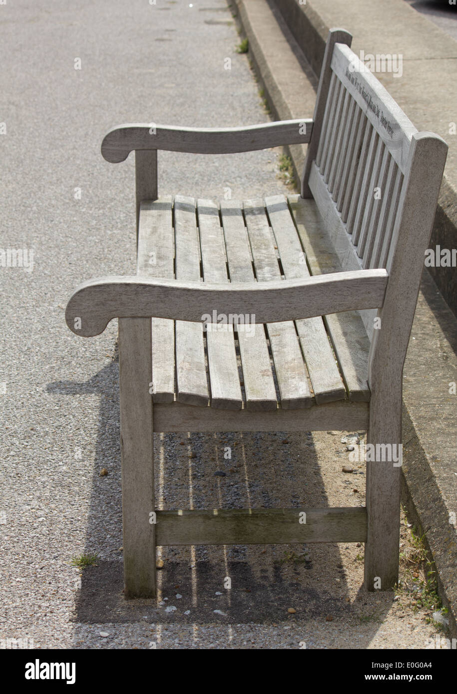 Wooden bench - side on view with shadow Stock Photo - Alamy