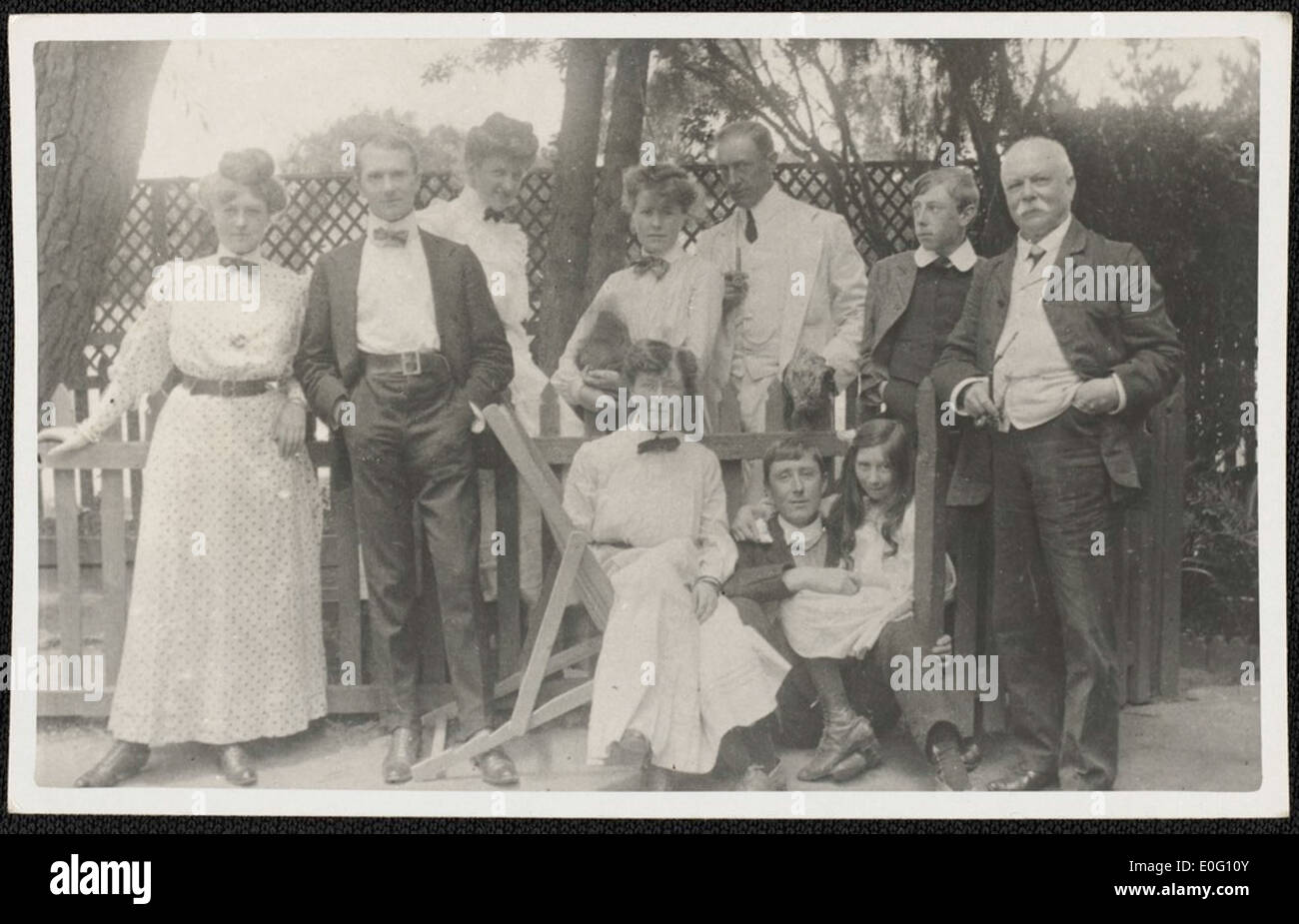 A family portrait from around 1900, depicting the Lindsay family with ...