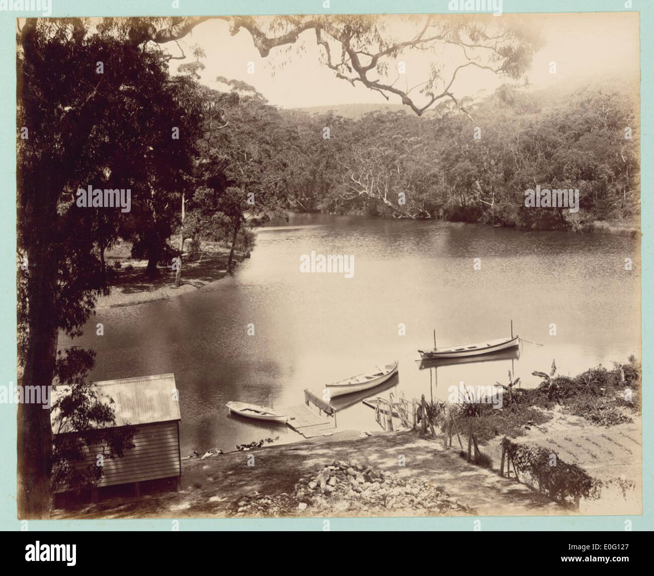Confluence of Kangaroo Creek with Port Hacking River at Audley (fresh ...