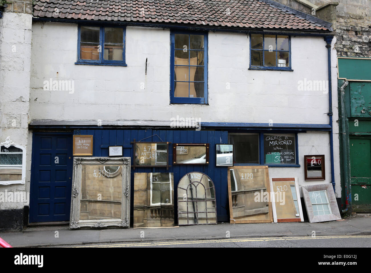 Old mirror shop hi-res stock photography and images - Alamy