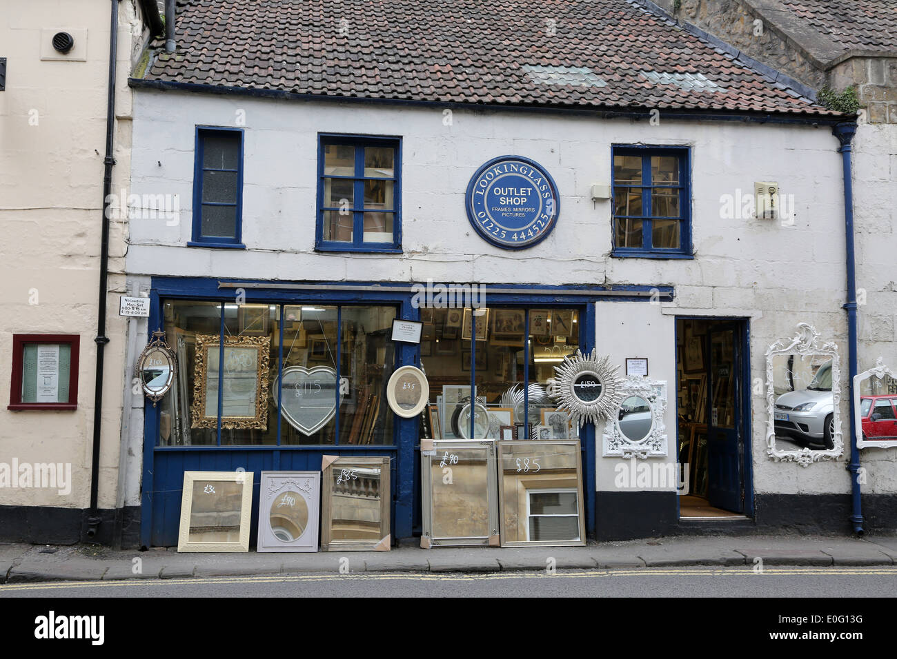 Old mirror shop hi-res stock photography and images - Alamy