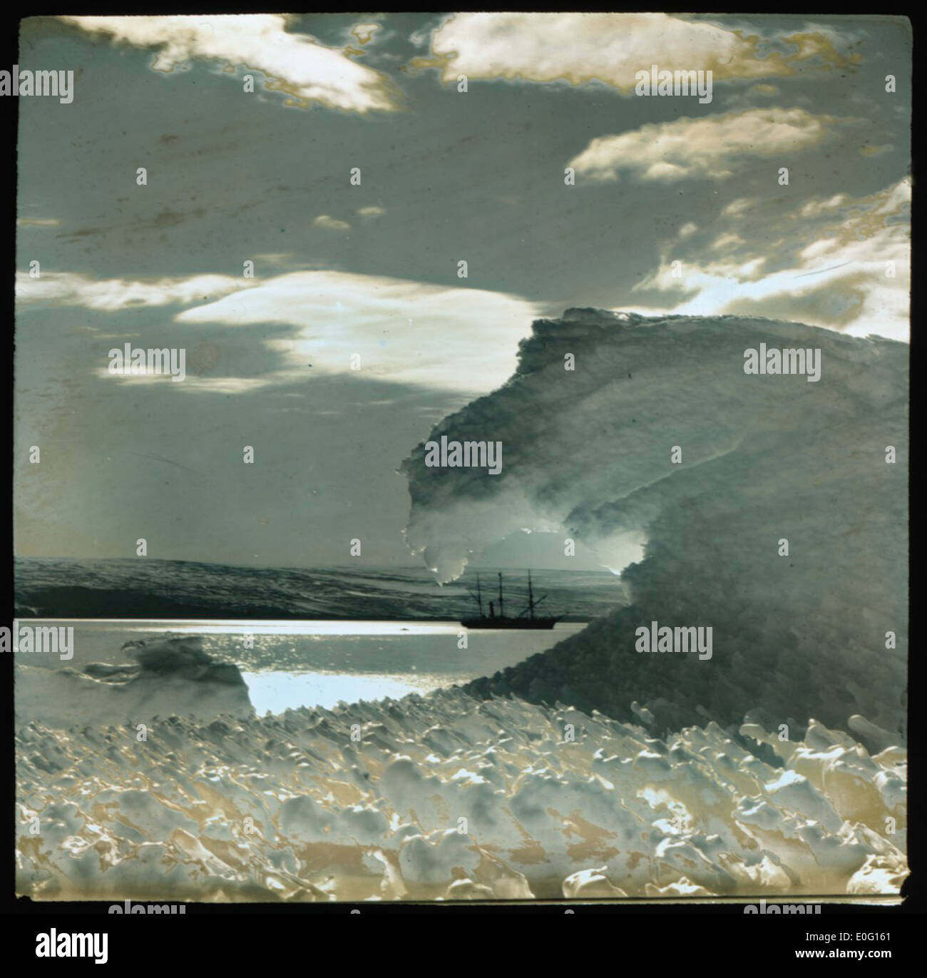 Antarctic expedition aurora hi-res stock photography and images - Alamy