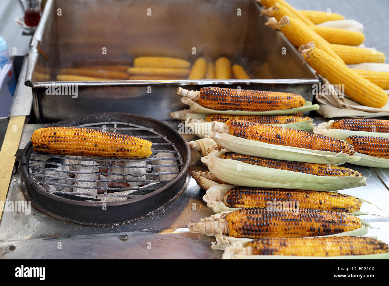 Roasted Sweet Corn on the Grill Stock Photo - Alamy
