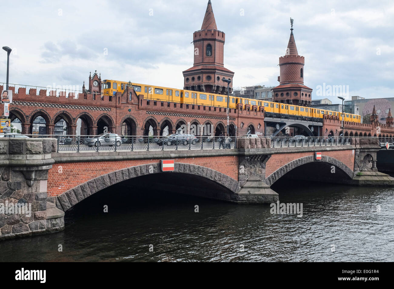 Oberbaumbrucke hi-res stock photography and images - Alamy