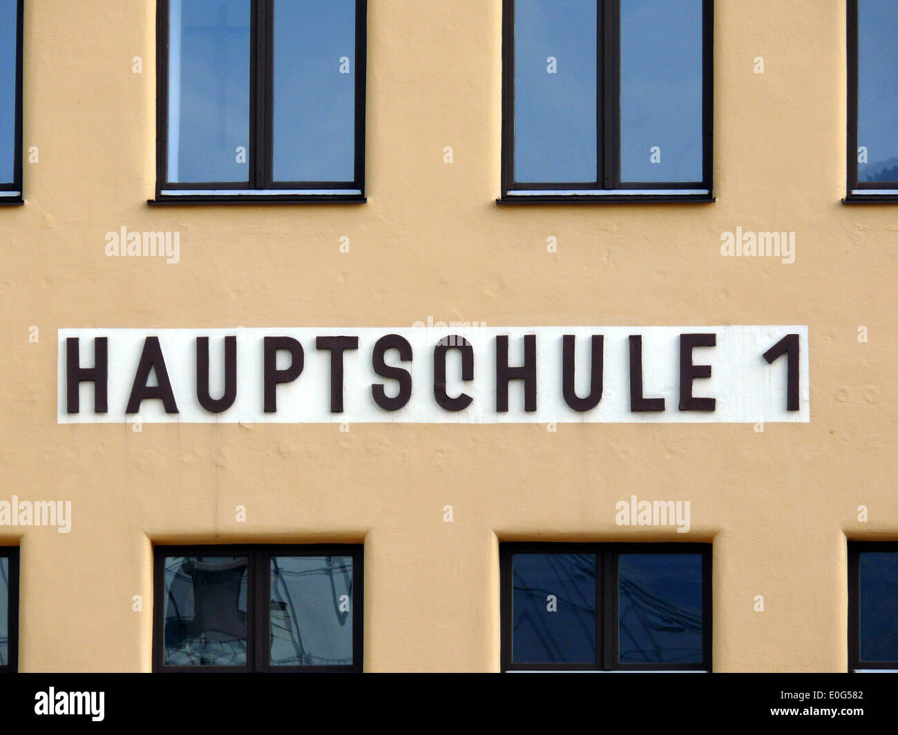 Secondary modern school old hi-res stock photography and images - Alamy