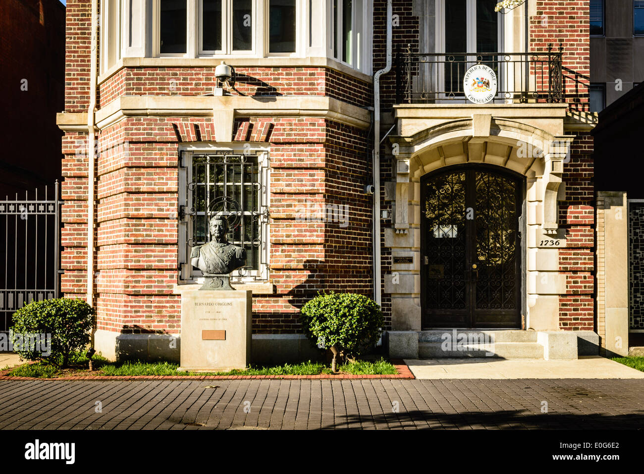 Consulate row hi-res stock photography and images - Alamy