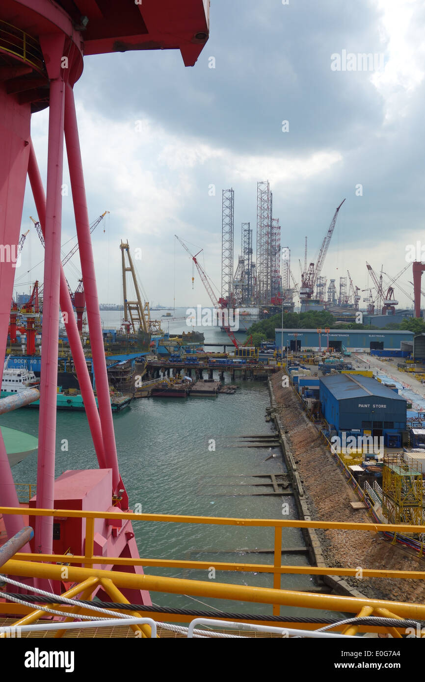Oil rigs hi-res stock photography and images - Alamy