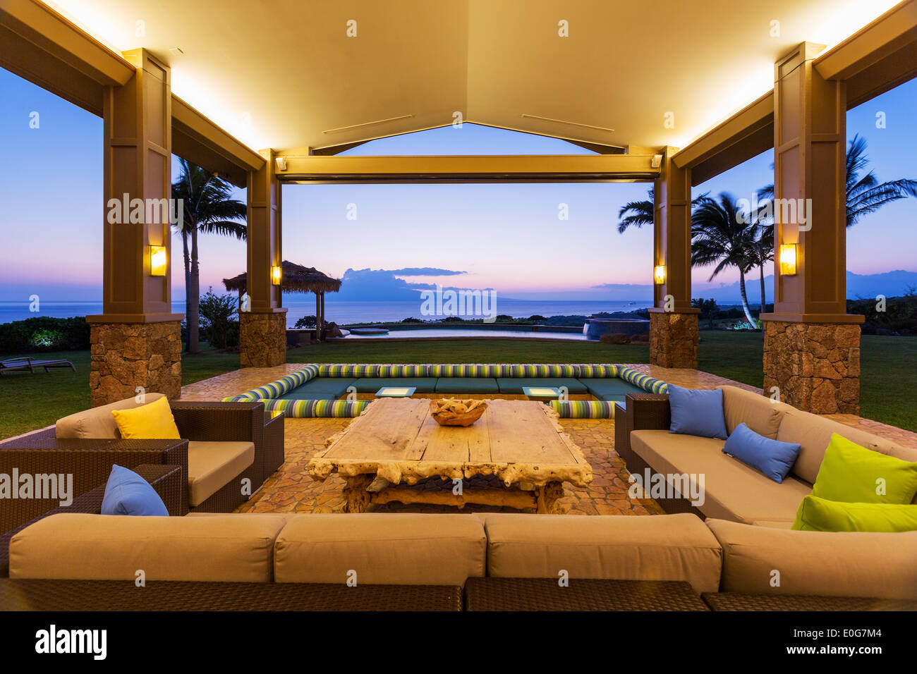 Luxury lounge hi-res stock photography and images - Alamy