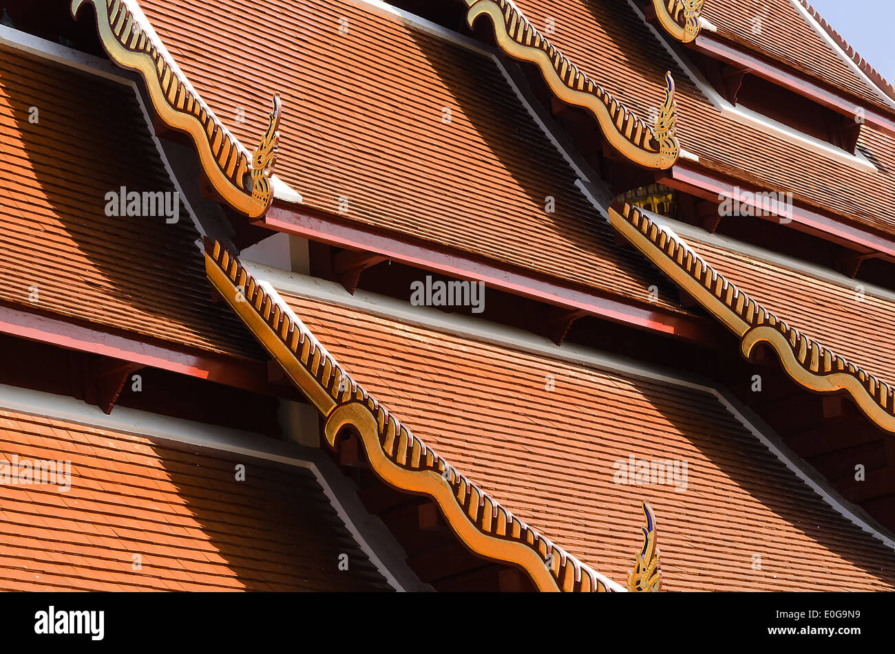 Red tile roof hi-res stock photography and images - Alamy