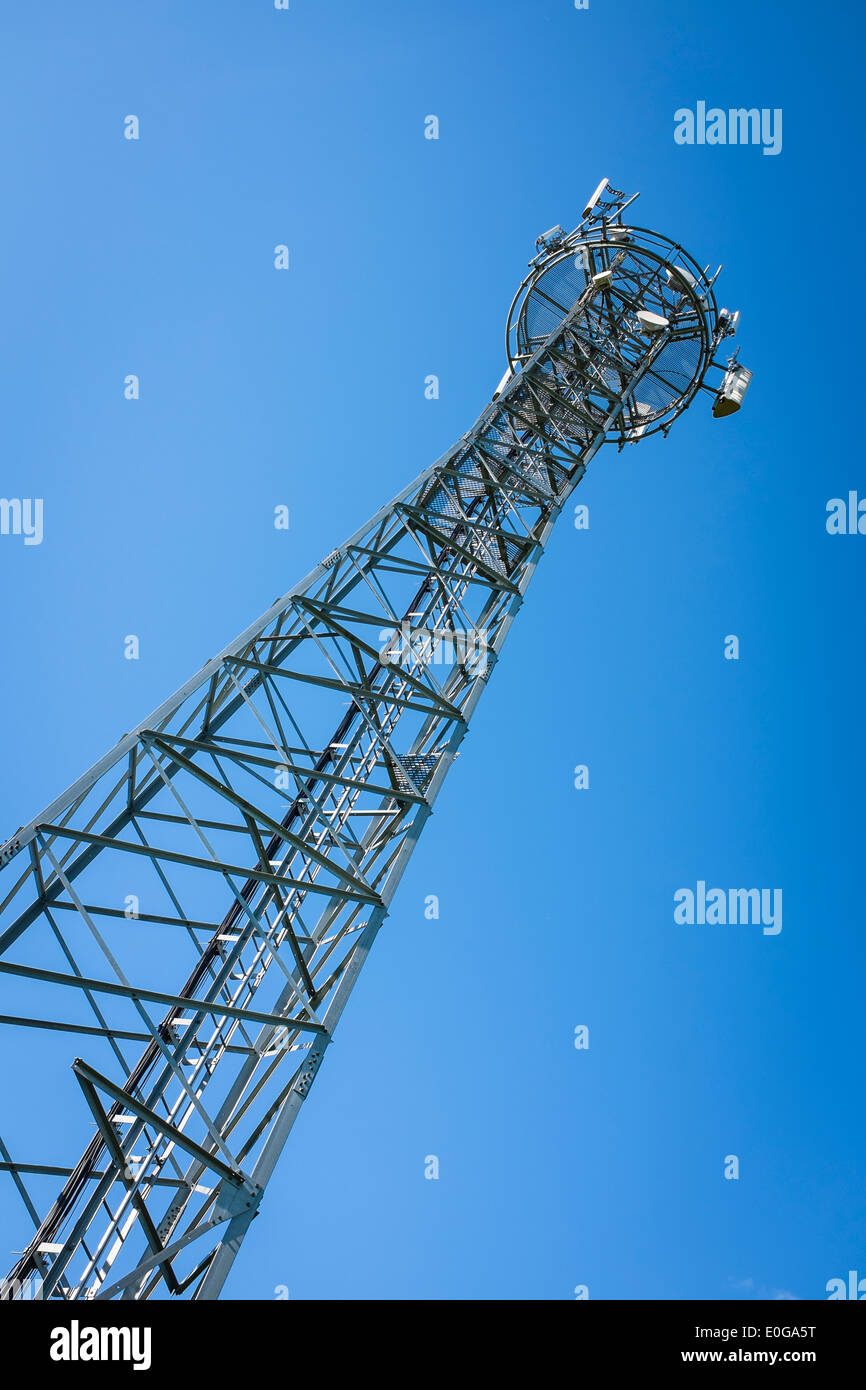 Gsm tower hi-res stock photography and images - Alamy